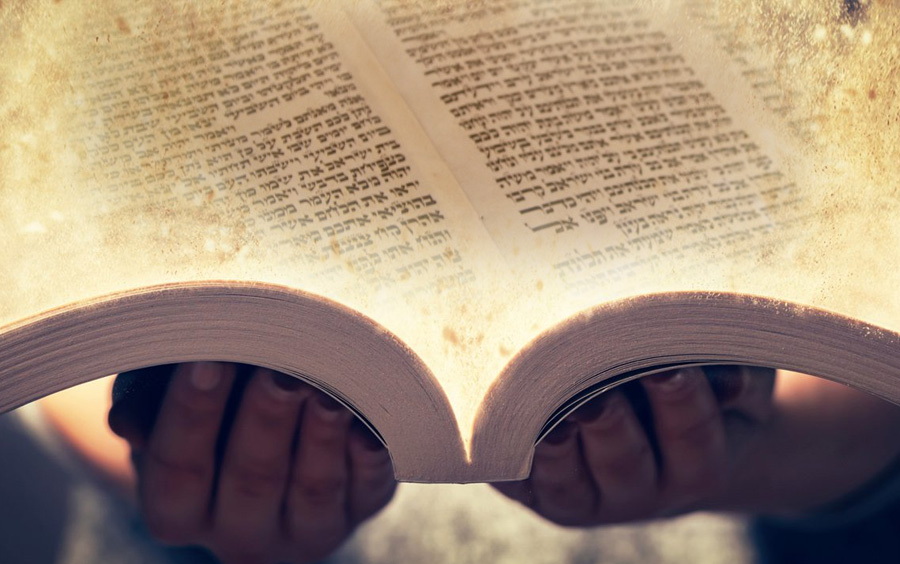 Apostolic Interpretation of Prophetic Scriptures – At Christ’s Table